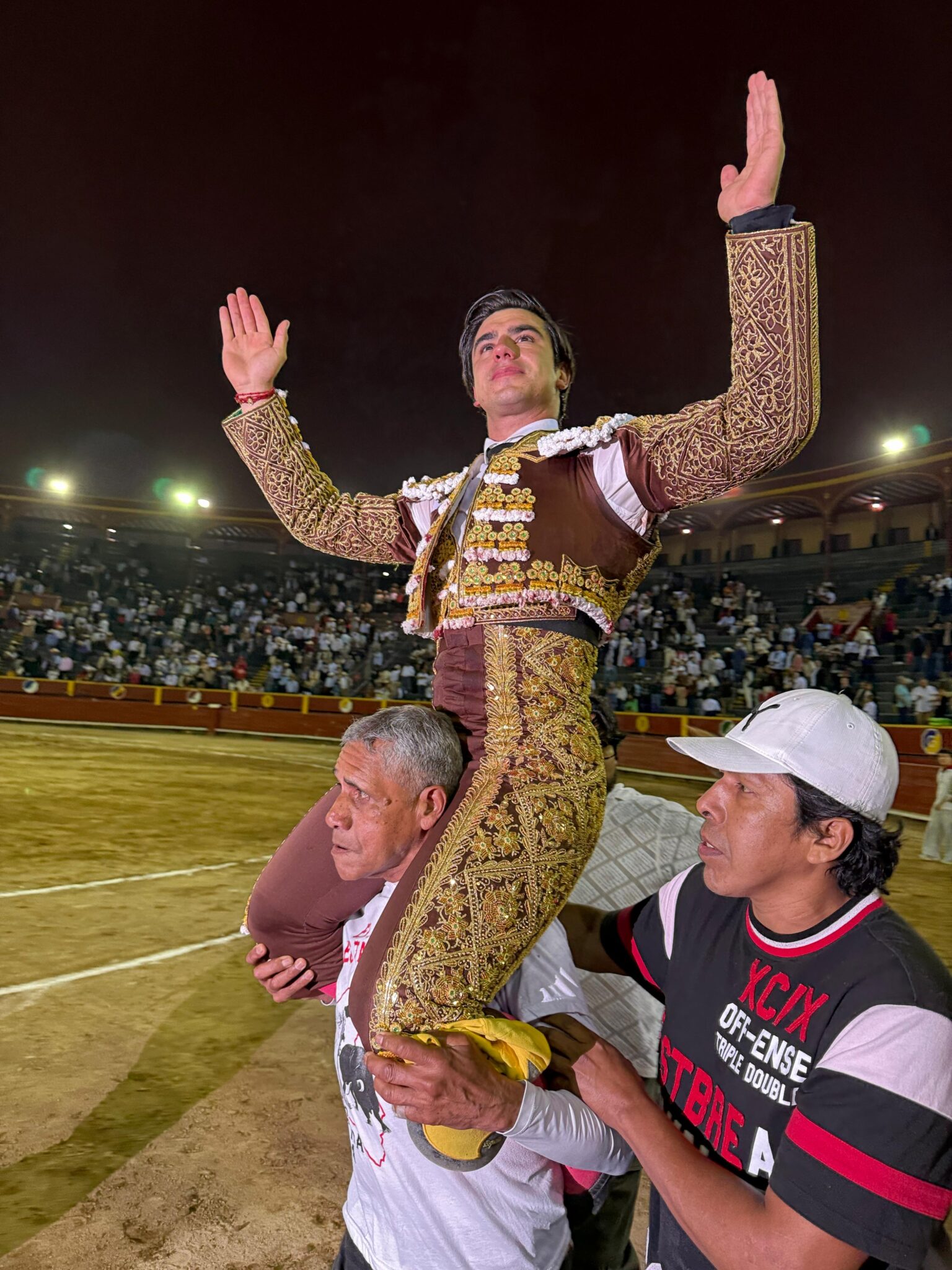 Jesús Enrique Colombo conquista Acho | Lascosasdeltoro